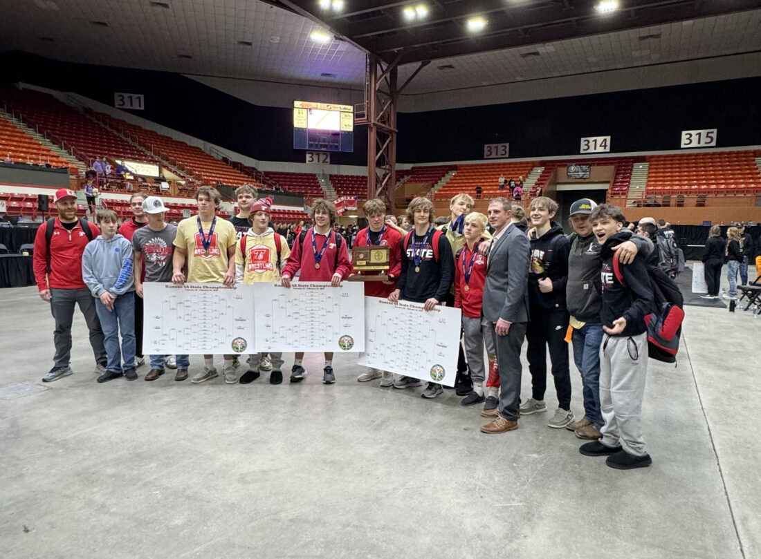Tonganoxie boys wrestling looks to challenge again in Salina after ...
